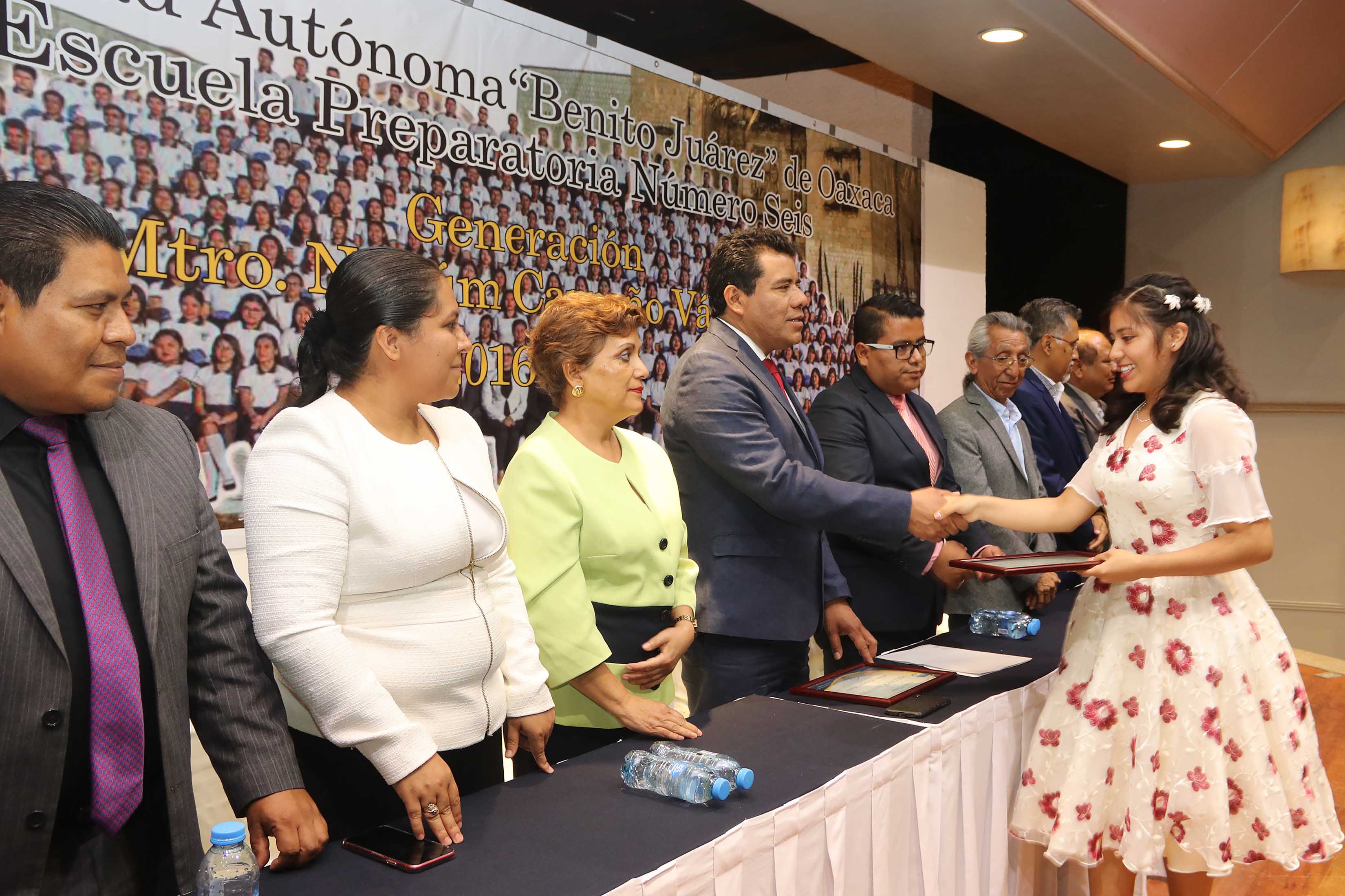 Prepa 6 cumple con la formación de jóvenes competentes para ingresar al ...